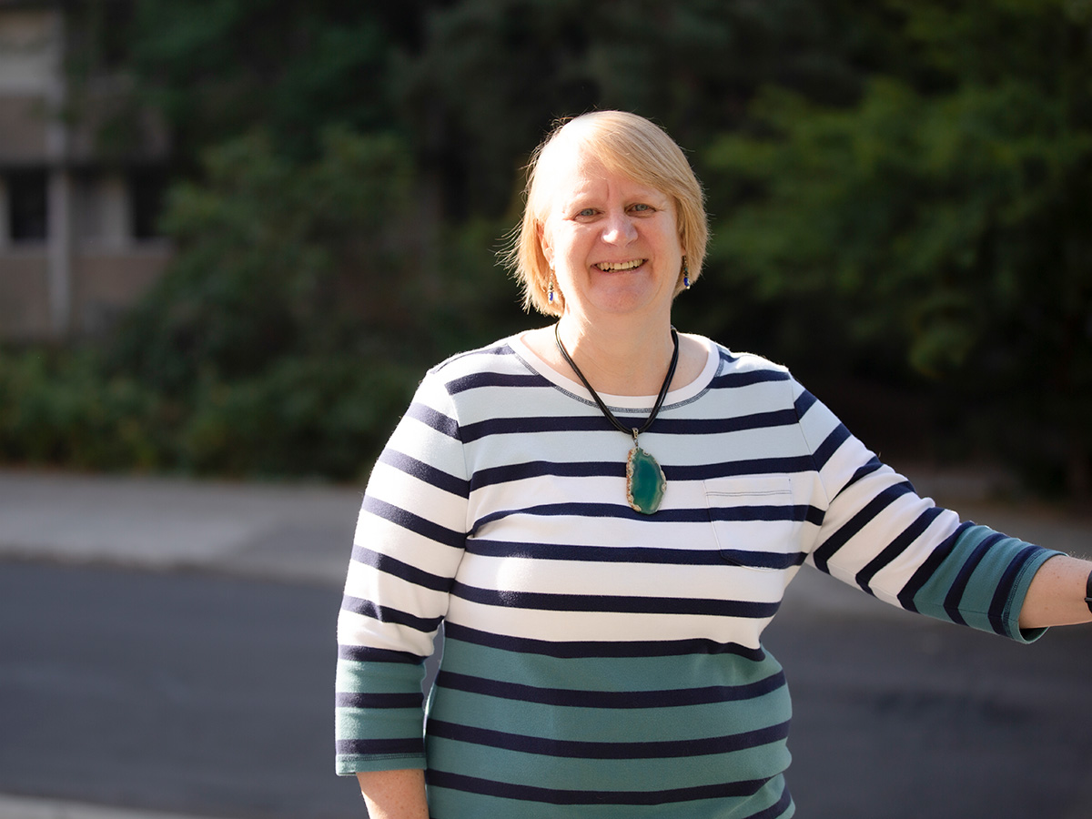 Kelly McGovern receives 2022 Crimson Spirit Recognition – Human ...