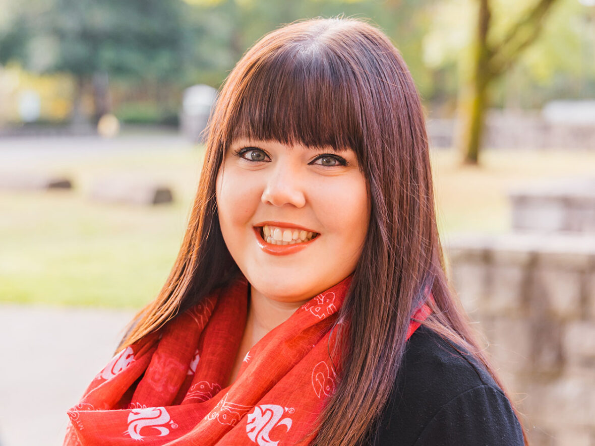 Stephanie Leeper receives 2023 Crimson Spirit Recognition – Human ...